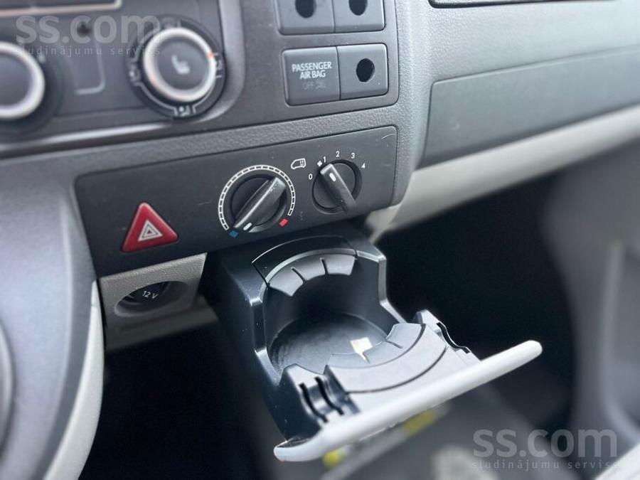 Zils Volkswagen Transporter 2014 Kuldīga, ar dzinēja tilpumu 2.00 L un nobraukumu 187 tūkst. km par 11990 €, foto 19 vietnē AUTOMOTO.COM.LV