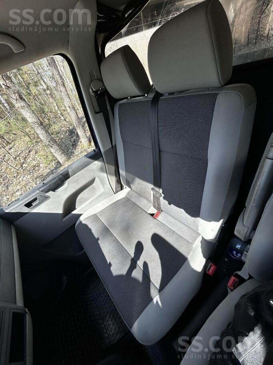 Zils Volkswagen Transporter 2015 Rīga, ar dzinēja tilpumu 2.00 L un nobraukumu 228 tūkst. km par 8500 €, foto 16 vietnē AUTOMOTO.COM.LV