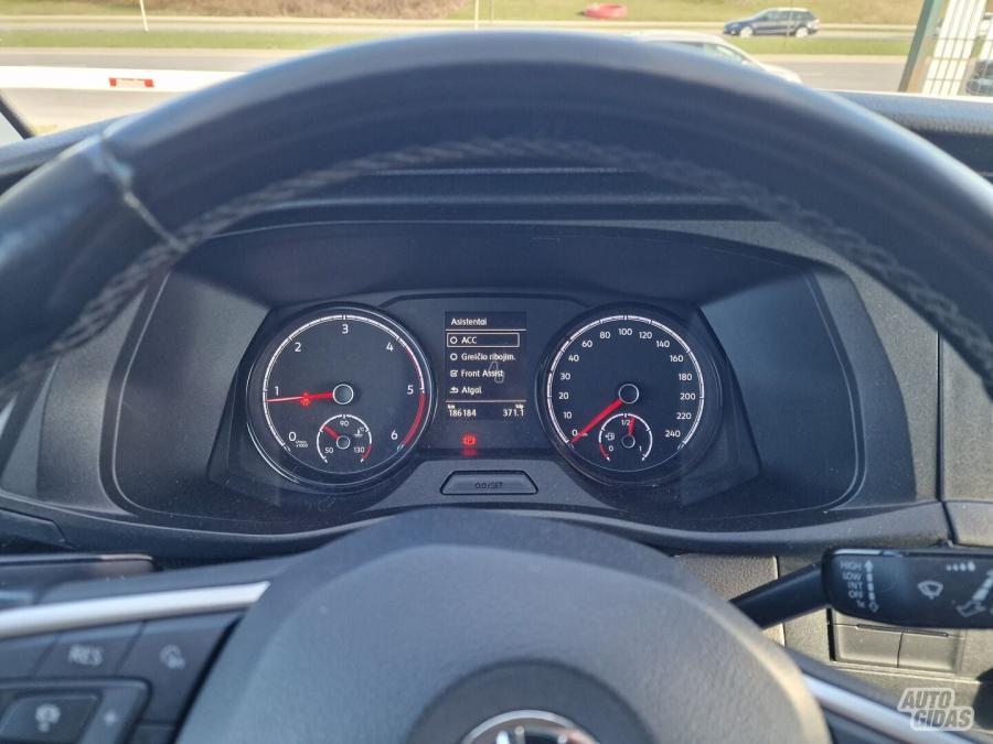 Blue Volkswagen Transporter 2020 in Kaunas, with an engine capacity of 2.00 L and mileage of 186 thousand km for 17750 €, photo 19 on AUTOMOTO.COM.LV