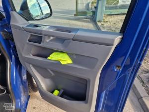 Blue Volkswagen Transporter 2020 in Kaunas, with an engine capacity of 2.00 L and mileage of 186 thousand km for 17750 €, photo 30 on AUTOMOTO.COM.LV