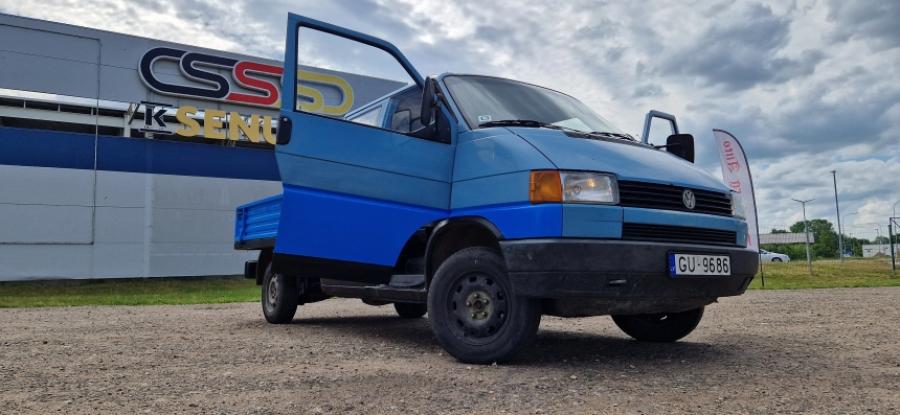 Blue Volkswagen Transporter 1993 in Riga, with an engine capacity of 2.40 L and mileage of 506 thousand km for 2150 €, photo 5 on AUTOMOTO.COM.LV