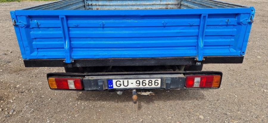 Blue Volkswagen Transporter 1993 in Riga, with an engine capacity of 2.40 L and mileage of 506 thousand km for 2150 €, photo 12 on AUTOMOTO.COM.LV