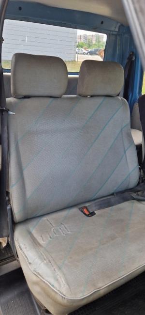 Blue Volkswagen Transporter 1993 in Riga, with an engine capacity of 2.40 L and mileage of 506 thousand km for 2150 €, photo 14 on AUTOMOTO.COM.LV