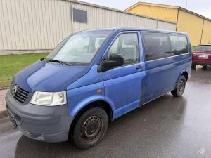 Blue Volkswagen Transporter 2006 in Vilnius, with an engine capacity of 2.50 L and mileage of 450 thousand km for 2400 €, photo 4 on AUTOMOTO.COM.LV