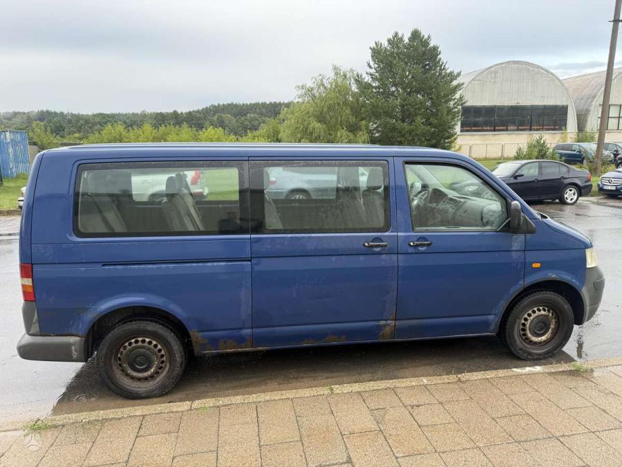 Blue Volkswagen Transporter 2006 in Vilnius, with an engine capacity of 2.50 L and mileage of 450 thousand km for 2400 €, photo 8 on AUTOMOTO.COM.LV