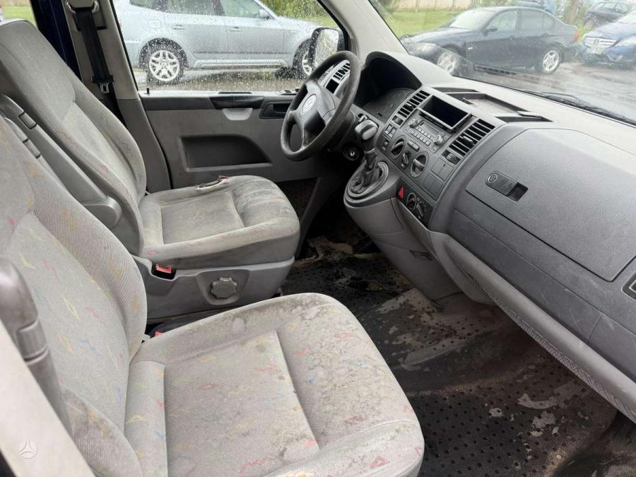 Blue Volkswagen Transporter 2006 in Vilnius, with an engine capacity of 2.50 L and mileage of 450 thousand km for 2400 €, photo 9 on AUTOMOTO.COM.LV
