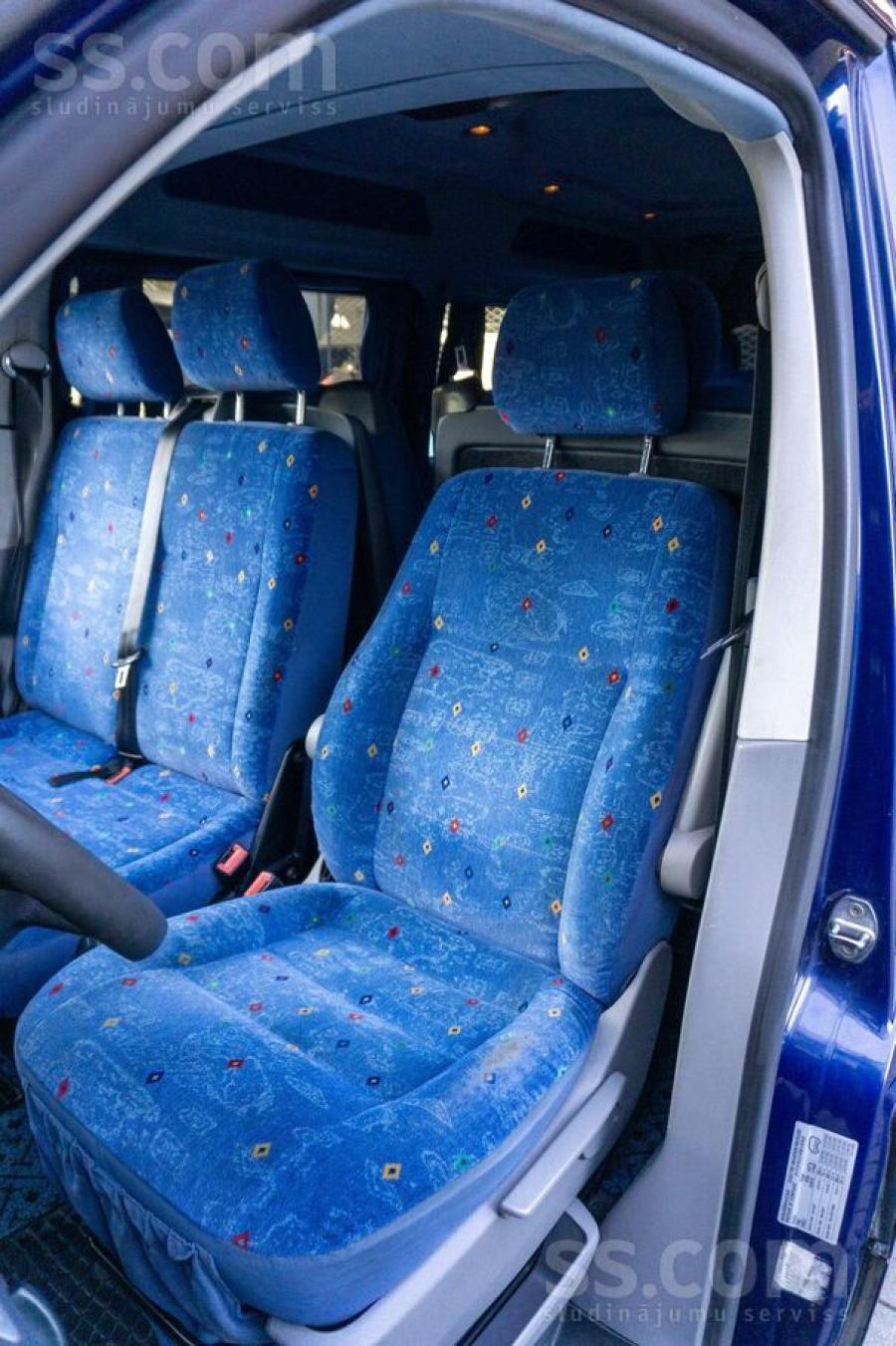 Zils Volkswagen Transporter 2007 Rīga, ar dzinēja tilpumu 2.50 L un nobraukumu 331 tūkst. km par 3896 €, foto 24 vietnē AUTOMOTO.COM.LV