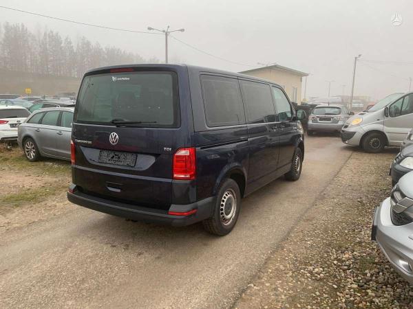 Zils Volkswagen Transporter 2017 Viļņa, ar dzinēja tilpumu 1.97 L un nobraukumu 335 tūkst. km par 12250 €, foto 5 vietnē AUTOMOTO.COM.LV