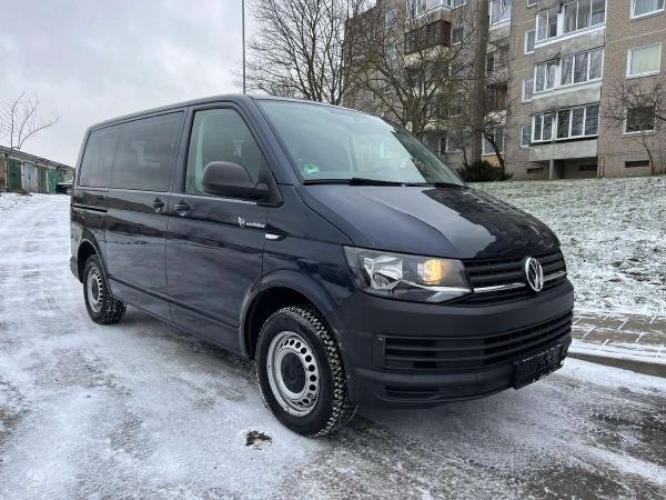 Blue Volkswagen Transporter 2017 in Vilnius, with an engine capacity of 1.97 L and mileage of 335 thousand km for 12250 €, photo 3 on AUTOMOTO.COM.LV