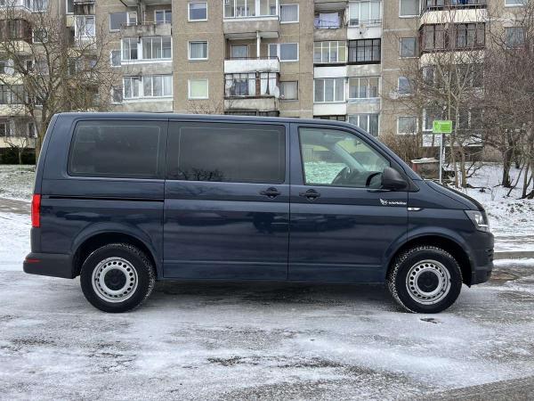 Blue Volkswagen Transporter 2017 in Vilnius, with an engine capacity of 1.97 L and mileage of 335 thousand km for 12250 €, photo 4 on AUTOMOTO.COM.LV