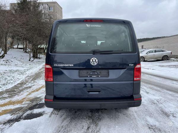 Blue Volkswagen Transporter 2017 in Vilnius, with an engine capacity of 1.97 L and mileage of 335 thousand km for 12250 €, photo 6 on AUTOMOTO.COM.LV