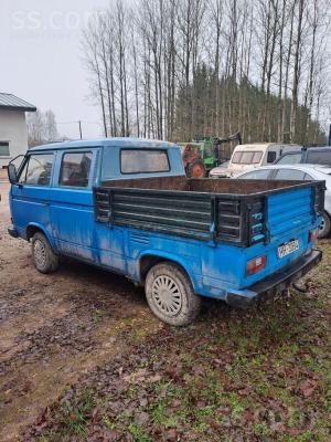Zils Volkswagen Transporter 1990 Rīga, ar dzinēja tilpumu 1.60 L un nobraukumu 52 tūkst. km par 1900 €, foto 4 vietnē AUTOMOTO.COM.LV