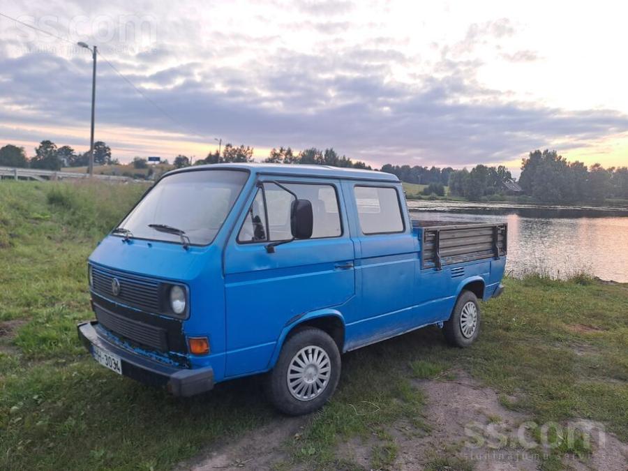 Blue Volkswagen Transporter 1990 in Riga, with an engine capacity of 1.60 L and mileage of 61 thousand km for 2650 €, photo 4 on AUTOMOTO.COM.LV
