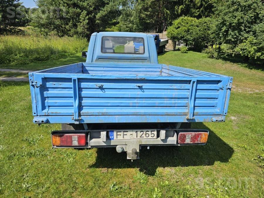 Zils Volkswagen Transporter 1991 Ventspils, ar dzinēja tilpumu 2.40 L un nobraukumu 389 tūkst. km par 2350 €, foto 2 vietnē AUTOMOTO.COM.LV