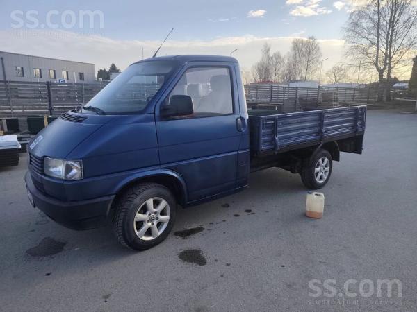 Zils Volkswagen Transporter 1991 Talsi, ar dzinēja tilpumu 2.40 L un nobraukumu 400 tūkst. km par 2300 €, foto 2 vietnē AUTOMOTO.COM.LV
