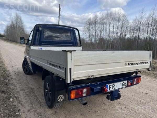 Zils Volkswagen Transporter 2003 Ludza, ar dzinēja tilpumu 2.50 L un nobraukumu 335 tūkst. km par 4650 €, foto 3 vietnē AUTOMOTO.COM.LV