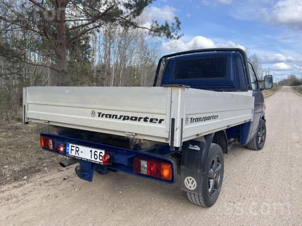 Zils Volkswagen Transporter 2003 Ludza, ar dzinēja tilpumu 2.50 L un nobraukumu 335 tūkst. km par 4650 €, foto 4 vietnē AUTOMOTO.COM.LV