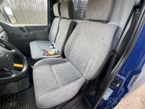 Blue Volkswagen Transporter 2003 in Ludza, with an engine capacity of 2.50 L and mileage of 335 thousand km for 4650 €, photo 8 on AUTOMOTO.COM.LV