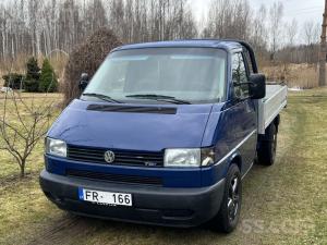 Blue Volkswagen Transporter 2003 in Ludza, with an engine capacity of 2.50 L and mileage of 335 thousand km for 4650 €, photo 13 on AUTOMOTO.COM.LV