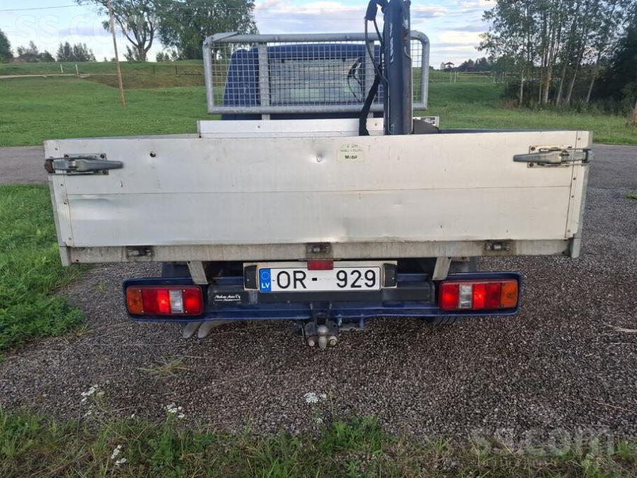 Zils Volkswagen Transporter 2003 Rēzekne, ar dzinēja tilpumu 2.50 L un nobraukumu 216 tūkst. km par 5500 €, foto 7 vietnē AUTOMOTO.COM.LV