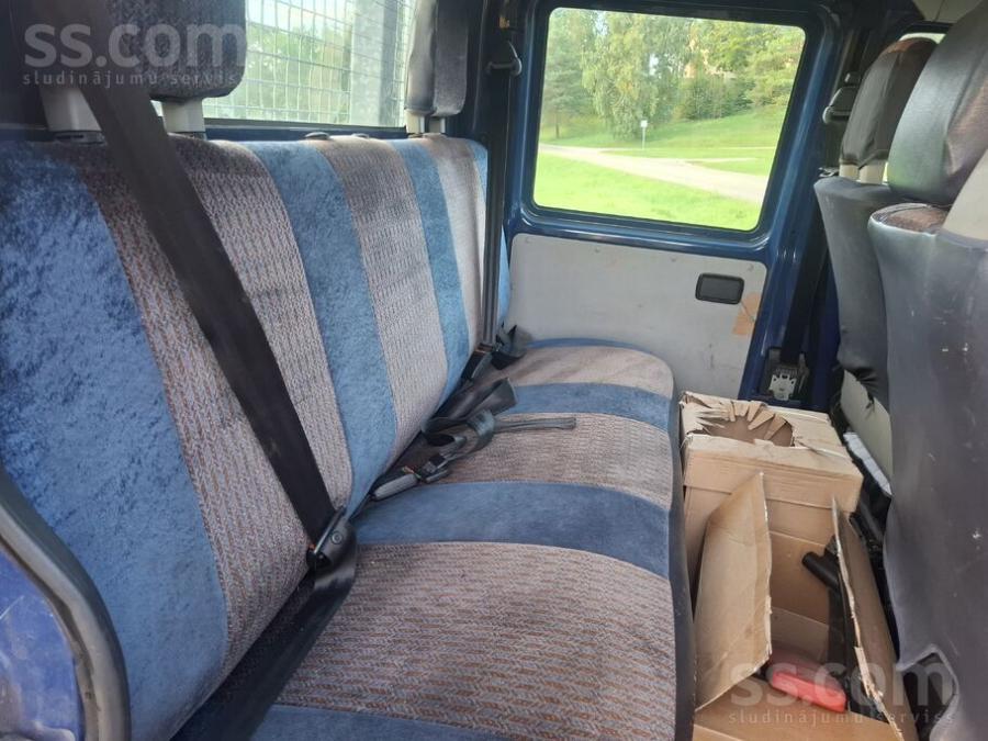 Zils Volkswagen Transporter 2003 Rēzekne, ar dzinēja tilpumu 2.50 L un nobraukumu 216 tūkst. km par 5500 €, foto 15 vietnē AUTOMOTO.COM.LV