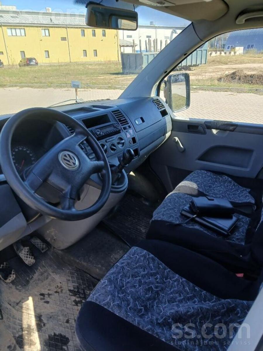 Blue Volkswagen Transporter 2004 in Daugavpils, with an engine capacity of 2.00 L and mileage of 360 thousand km for 2900 €, photo 5 on AUTOMOTO.COM.LV