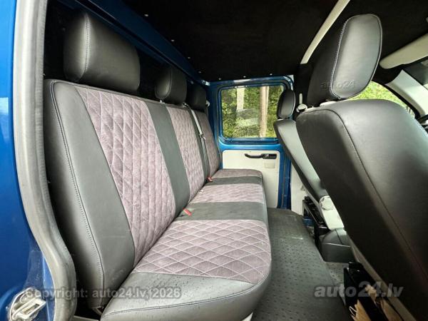 Blue Volkswagen Transporter 2010 in Riga, with an engine capacity of 2.00 L and mileage of 310 thousand km for 16000 €, photo 9 on AUTOMOTO.COM.LV