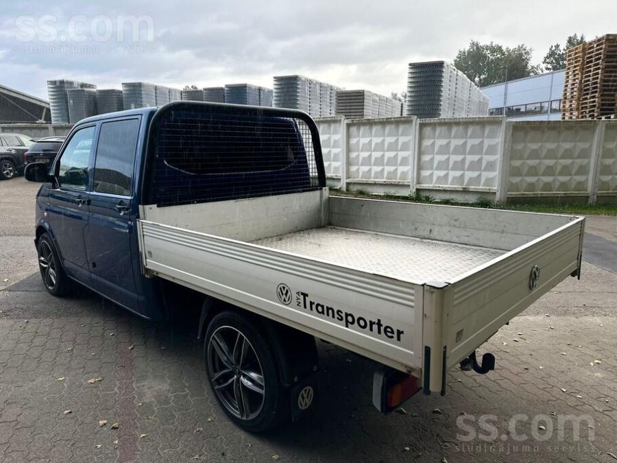 Blue Volkswagen Transporter 2010 in Riga, with an engine capacity of 2.00 L and mileage of 310 thousand km for 15500 €, photo 5 on AUTOMOTO.COM.LV