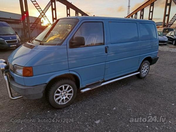 Blue Volkswagen Transporter 1995 in Tallinn, with an engine capacity of 2.40 L and mileage of 339 thousand km for 999 €, photo 2 on AUTOMOTO.COM.LV
