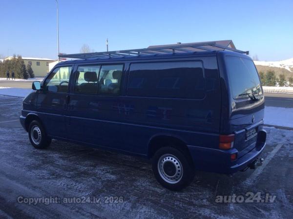 Blue Volkswagen Transporter 2000 in Voru, with an engine capacity of 2.50 L and mileage of 270 thousand km for 9990 €, photo 5 on AUTOMOTO.COM.LV