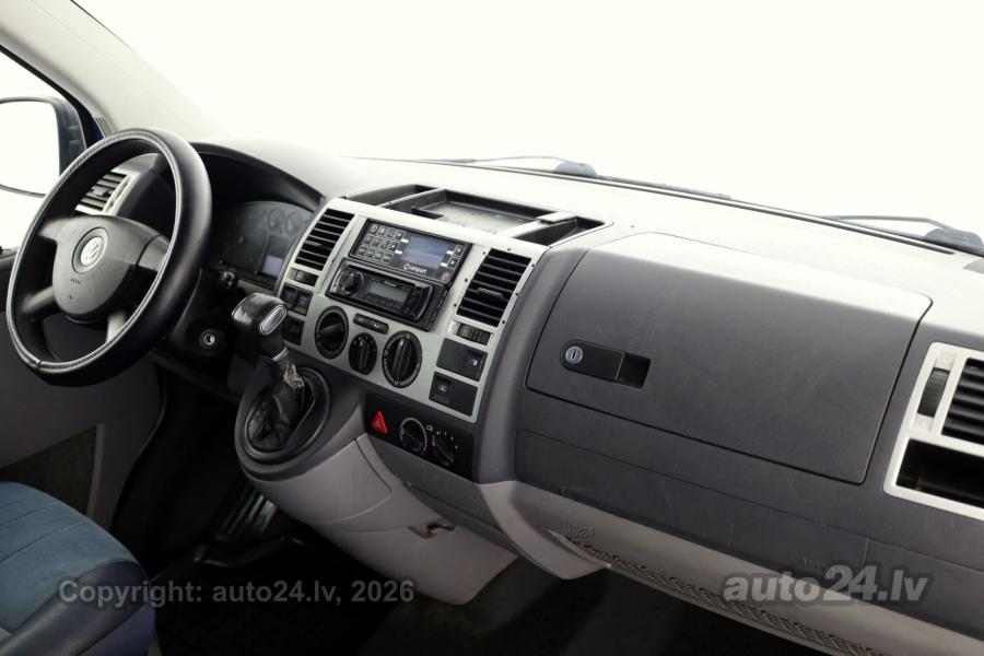 Blue Volkswagen Transporter 2009 in Tallinn, with an engine capacity of 2.50 L and mileage of 368 thousand km for 2999 €, photo 6 on AUTOMOTO.COM.LV