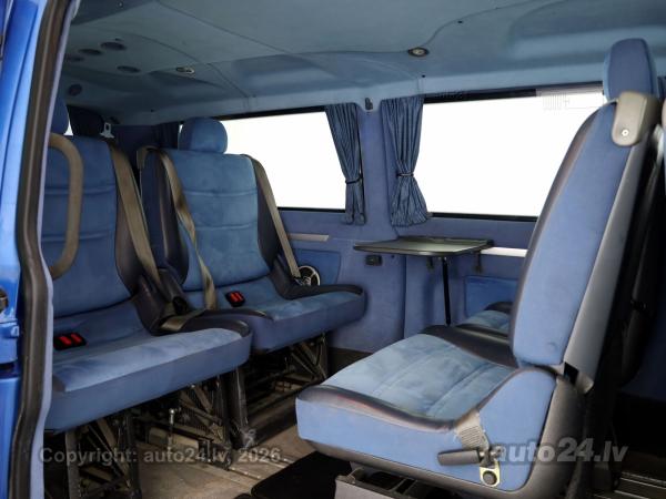 Zils Volkswagen Transporter 2009 Tallina, ar dzinēja tilpumu 2.50 L un nobraukumu 368 tūkst. km par 2999 €, foto 7 vietnē AUTOMOTO.COM.LV