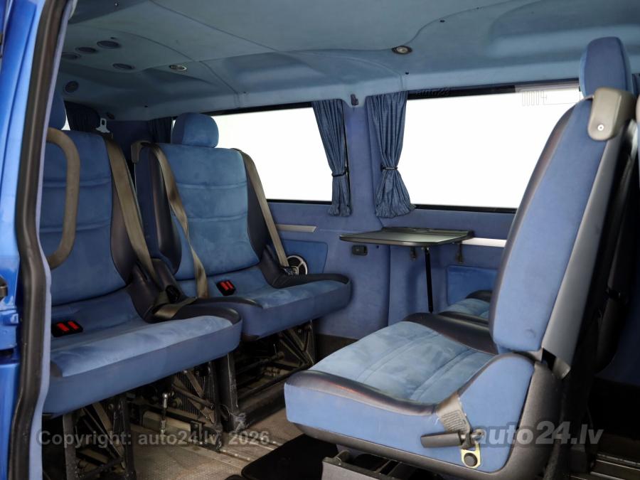 Blue Volkswagen Transporter 2009 in Tallinn, with an engine capacity of 2.50 L and mileage of 368 thousand km for 2999 €, photo 8 on AUTOMOTO.COM.LV