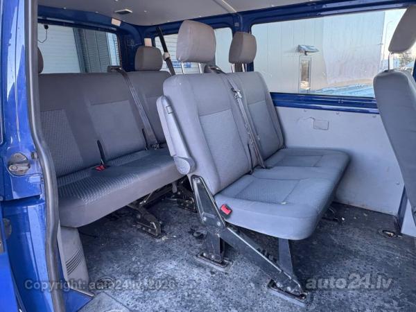 Zils Volkswagen Transporter 2010 Rapla, ar dzinēja tilpumu 2.00 L un nobraukumu 476 tūkst. km par 5500 €, foto 11 vietnē AUTOMOTO.COM.LV
