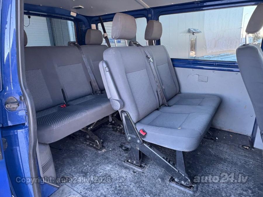 Zils Volkswagen Transporter 2010 Rapla, ar dzinēja tilpumu 2.00 L un nobraukumu 0 tūkst. km par 4500 €, foto 11 vietnē AUTOMOTO.COM.LV