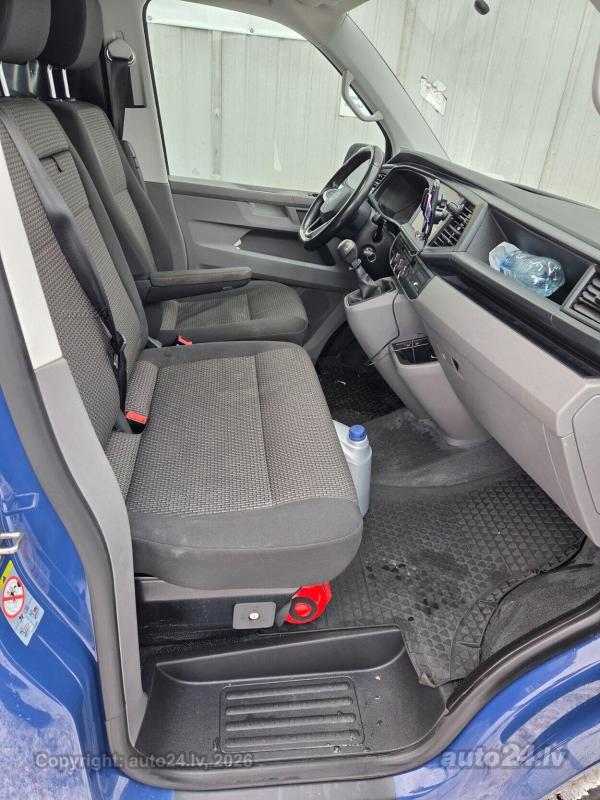 Zils Volkswagen Transporter 2021 Tallina, ar dzinēja tilpumu 2.00 L un nobraukumu 194 tūkst. km par 16900 €, foto 11 vietnē AUTOMOTO.COM.LV
