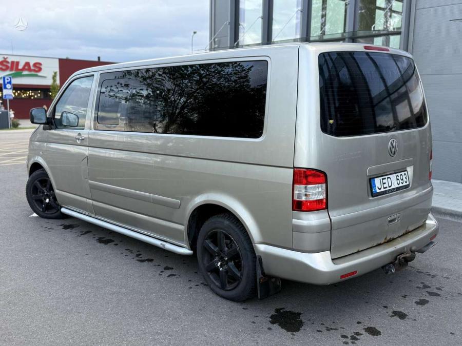 Brown Volkswagen Transporter 2004 in Vilnius, with an engine capacity of 2.50 L and mileage of 630 thousand km for 3300 €, photo 4 on AUTOMOTO.COM.LV