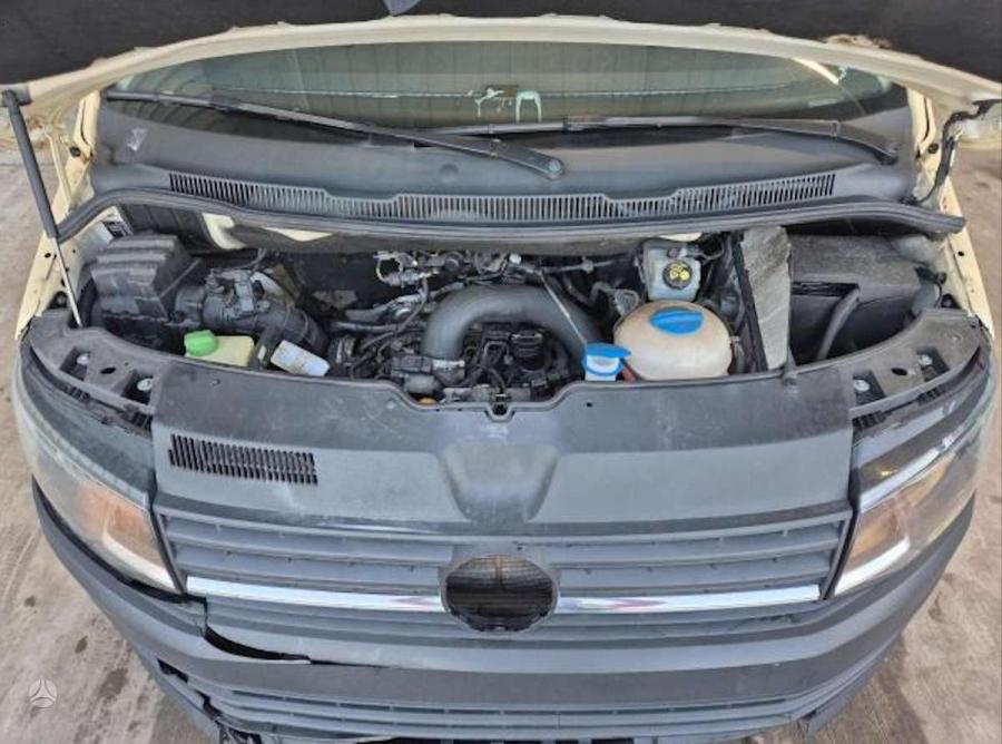Brown Volkswagen Transporter 2016 in Vilnius, with an engine capacity of 2.00 L and mileage of 359 thousand km for 6050 €, photo 9 on AUTOMOTO.COM.LV