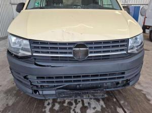 Brown Volkswagen Transporter 2016 in Vilnius, with an engine capacity of 2.00 L and mileage of 359 thousand km for 6050 €, photo 12 on AUTOMOTO.COM.LV