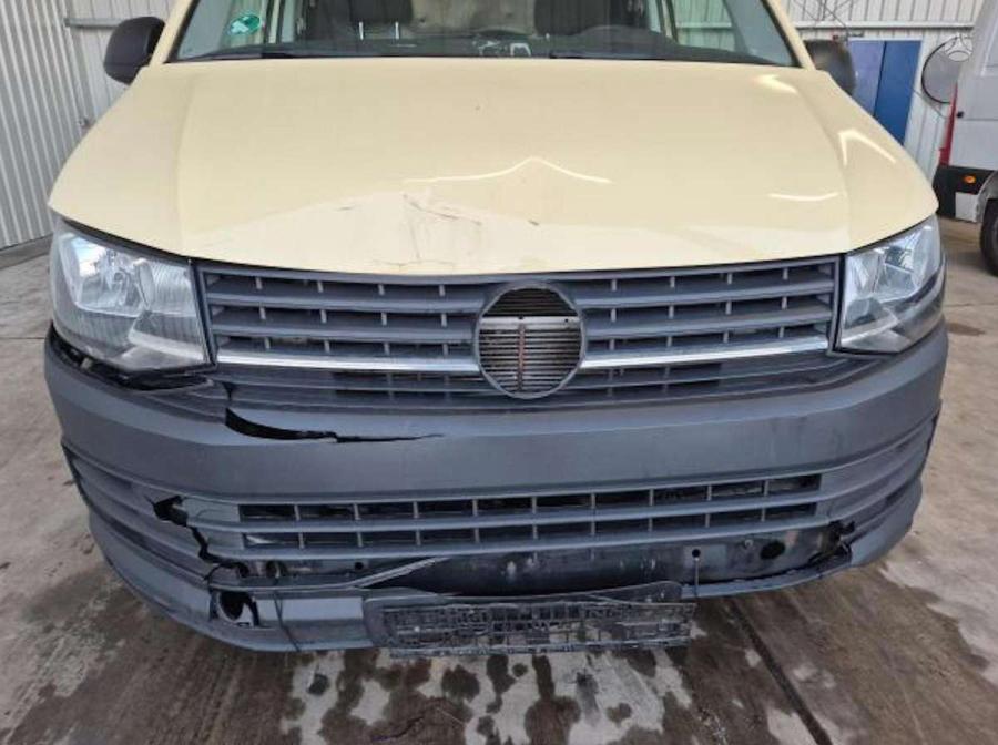 Brown Volkswagen Transporter 2016 in Vilnius, with an engine capacity of 2.00 L and mileage of 359 thousand km for 6050 €, photo 12 on AUTOMOTO.COM.LV