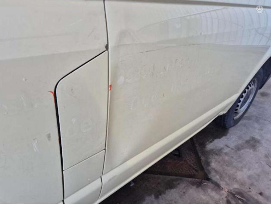 Brown Volkswagen Transporter 2016 in Vilnius, with an engine capacity of 2.00 L and mileage of 359 thousand km for 6050 €, photo 16 on AUTOMOTO.COM.LV