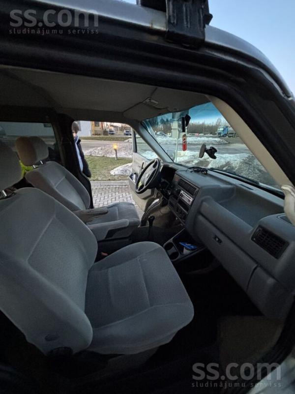Brown Volkswagen Transporter 1999 in Talsi, with an engine capacity of 2.50 L and mileage of 430 thousand km for 4250 €, photo 5 on AUTOMOTO.COM.LV