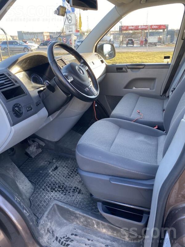 Brūns Volkswagen Transporter 2011 Rīga, ar dzinēja tilpumu 2.00 L un nobraukumu 202 tūkst. km par 9100 €, foto 5 vietnē AUTOMOTO.COM.LV