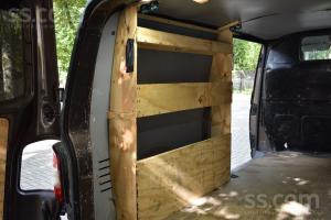 Brown Volkswagen Transporter 2010 in Valmiera, with an engine capacity of 2.00 L and mileage of 318 thousand km for 7690 €, photo 16 on AUTOMOTO.COM.LV