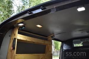 Brown Volkswagen Transporter 2010 in Valmiera, with an engine capacity of 2.00 L and mileage of 318 thousand km for 7690 €, photo 17 on AUTOMOTO.COM.LV