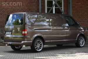 Brown Volkswagen Transporter 2010 in Valmiera, with an engine capacity of 2.00 L and mileage of 318 thousand km for 7690 €, photo 20 on AUTOMOTO.COM.LV