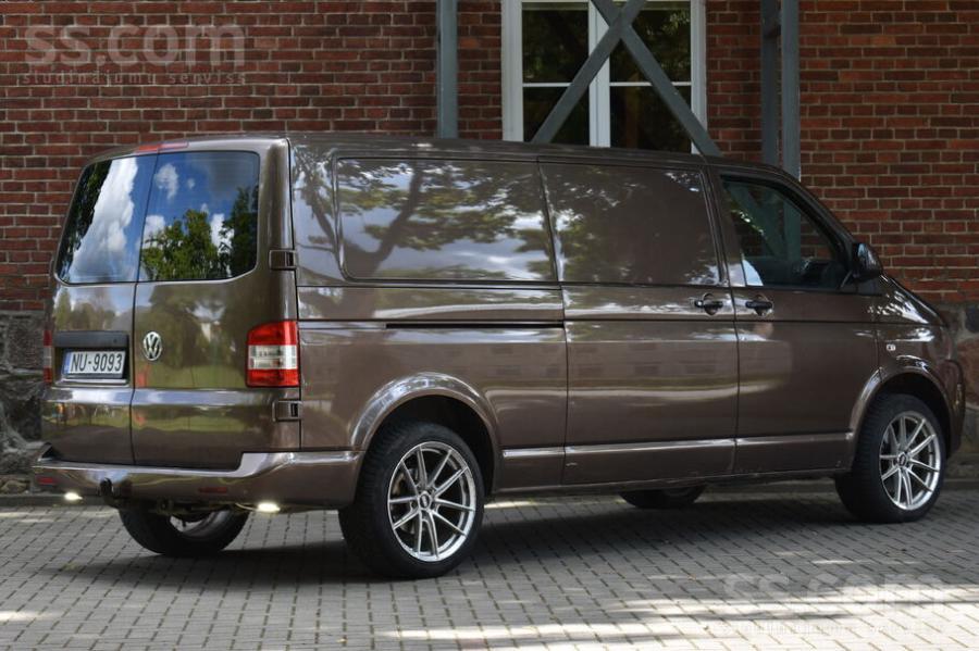 Brown Volkswagen Transporter 2010 in Valmiera, with an engine capacity of 2.00 L and mileage of 318 thousand km for 7690 €, photo 20 on AUTOMOTO.COM.LV