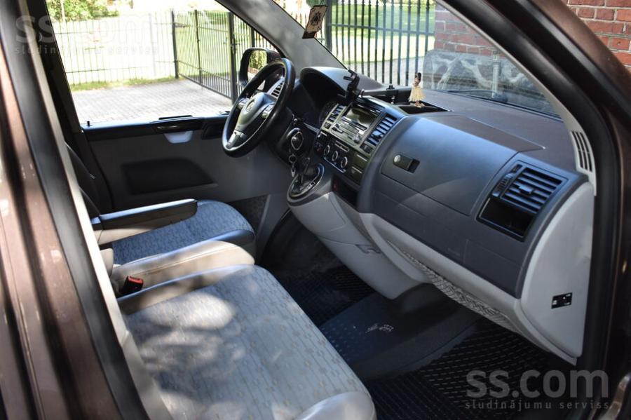 Brown Volkswagen Transporter 2010 in Valmiera, with an engine capacity of 2.00 L and mileage of 318 thousand km for 7690 €, photo 23 on AUTOMOTO.COM.LV