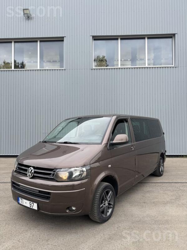 Brown Volkswagen Transporter 2011 in Valmiera, with an engine capacity of 2.00 L and mileage of 466 thousand km for 10500 €, photo 1 on AUTOMOTO.COM.LV