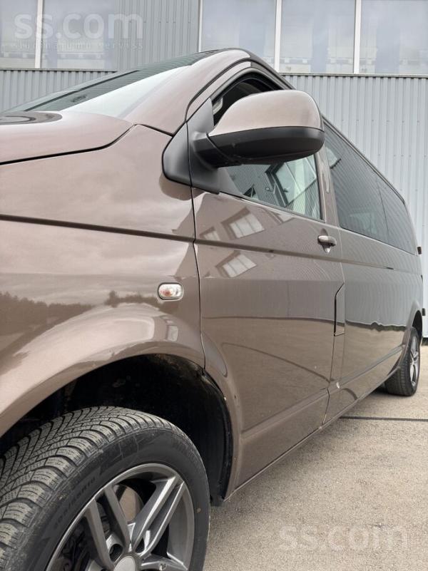 Brown Volkswagen Transporter 2011 in Valmiera, with an engine capacity of 2.00 L and mileage of 466 thousand km for 10500 €, photo 5 on AUTOMOTO.COM.LV